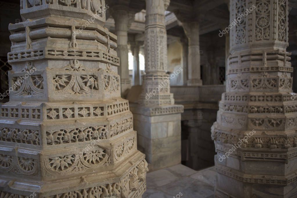Templo de Jain en Ranakpur, India, Rajasthan. Chaumukha Mandir. Ella ...