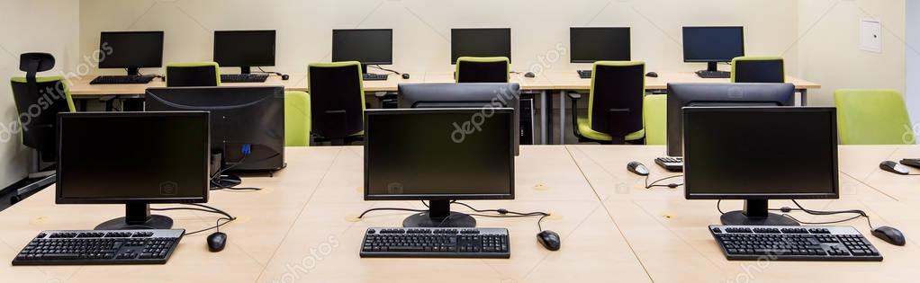Computer room for the IT students — Stock Photo © photographee.eu ...