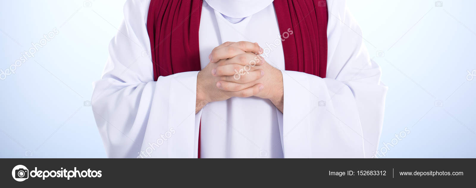 Jesus in white robe Stock Photo by ©photographee.eu 152683312