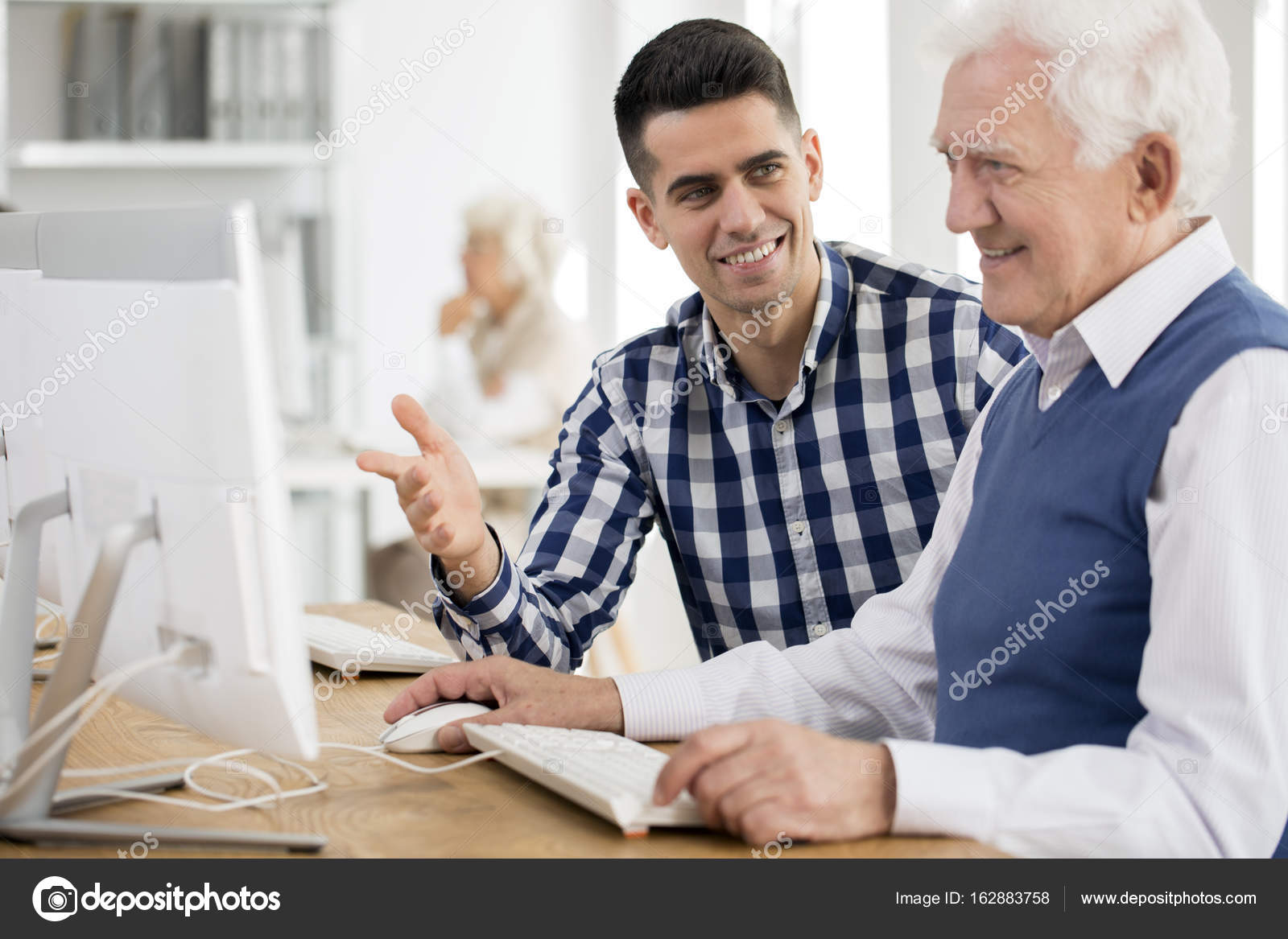 Tutor explaining IT task — Stock Photo © photographee.eu #162883758