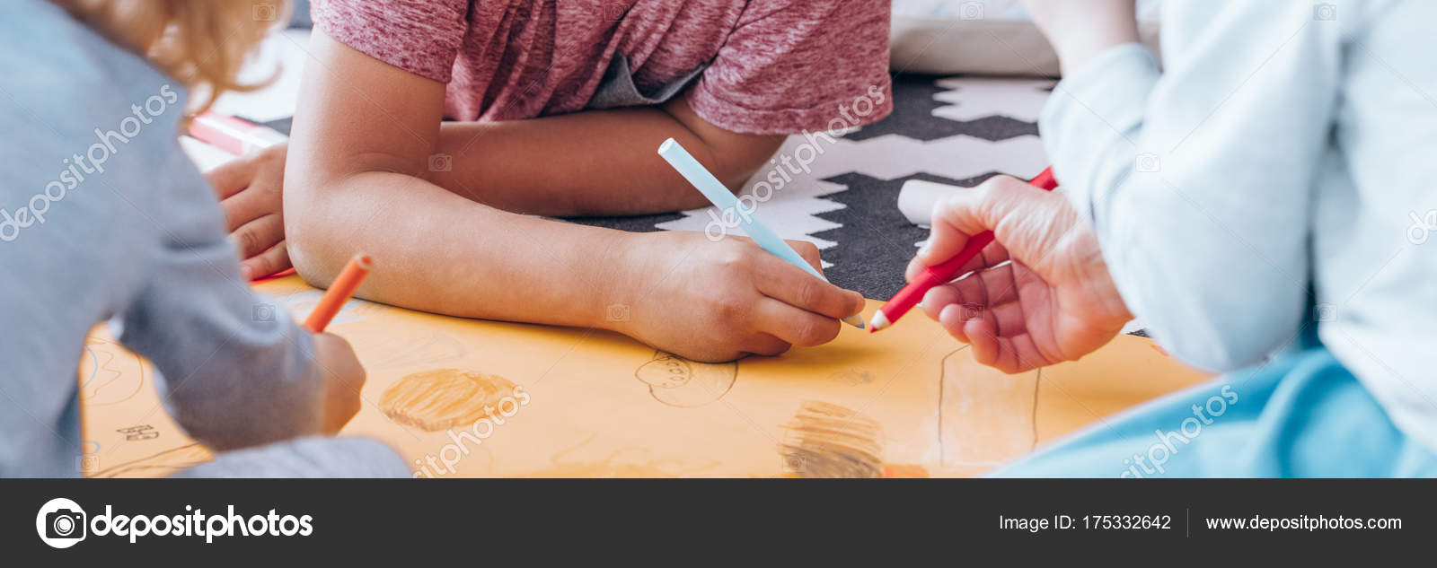 Children drawing during art classes Stock Photo by ©photographee.eu ...