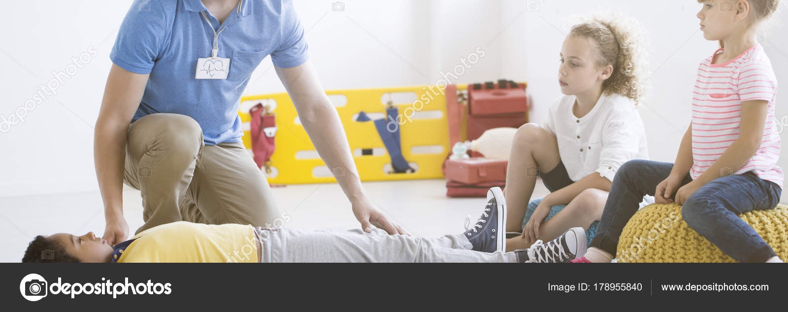 Children learning first aid — Stock Photo © photographee.eu #178955840