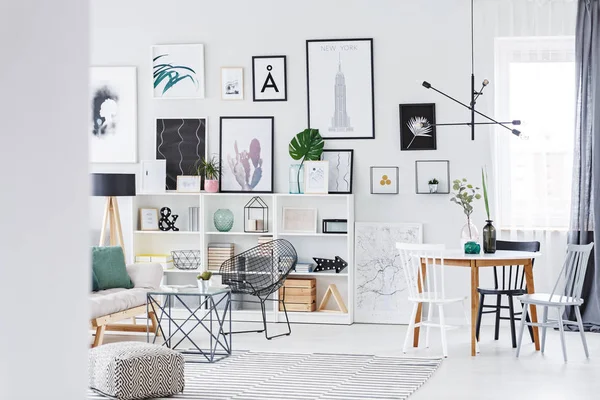 Hang posters Stock Photos, Royalty Free Hang posters Images | Depositphotos