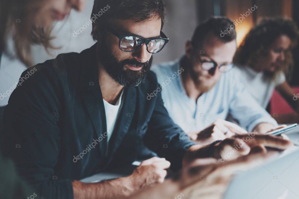 Concepto de trabajo en equipo.Equipo de proyecto empresarial ...