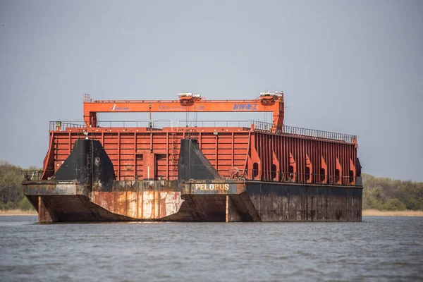 Grote barge Stock Photos, Royalty Free Grote barge Images | Depositphotos