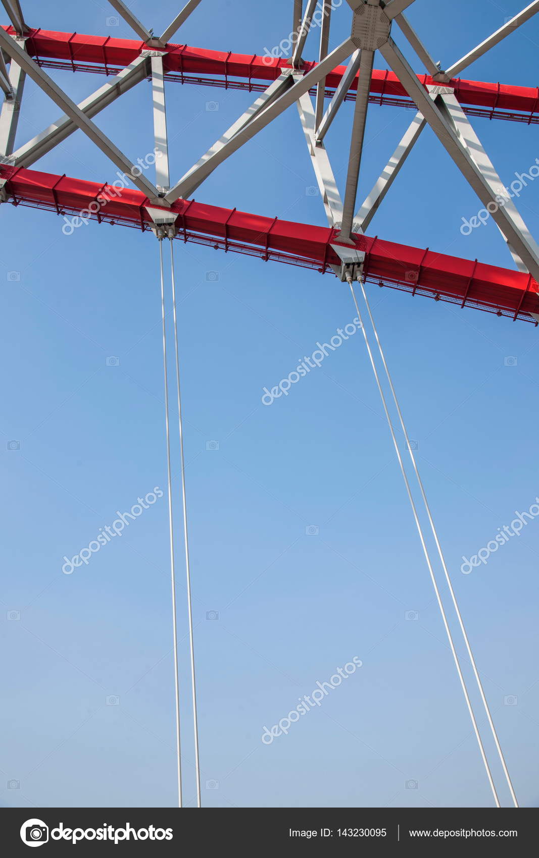 Support of curved steel beam in Chongqing Chaotianmen Yangtze River ...