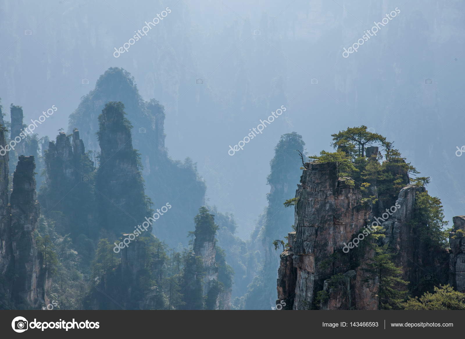 Hunan Zhangjiajie National Forest Park Shentang Bay landscape — Stock ...