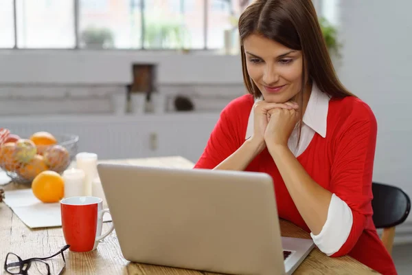 Woman reading laptop Stock Photos, Royalty Free Woman reading laptop ...