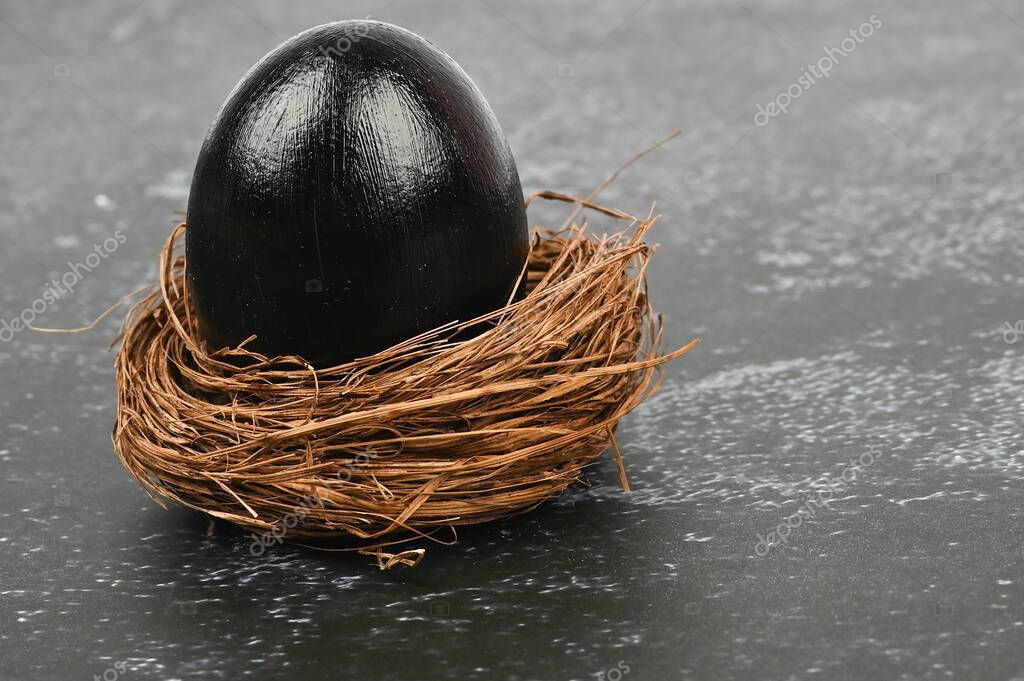 Huevos negros. Concepto de Pascua negra. Huevos negros. Semana Santa ...