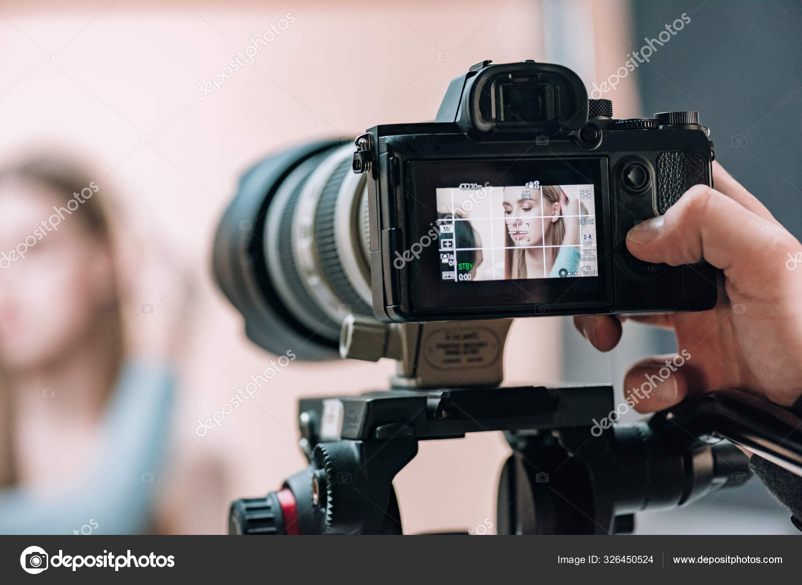 Enfoque Selectivo Hermoso Modelo Pantalla Cámara Estudio Fotos — Foto ...