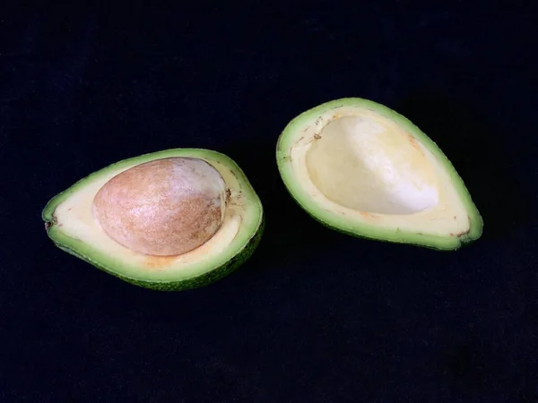 Fotos de Casca de abacate, Imagens de Casca de abacate sem royalties ...