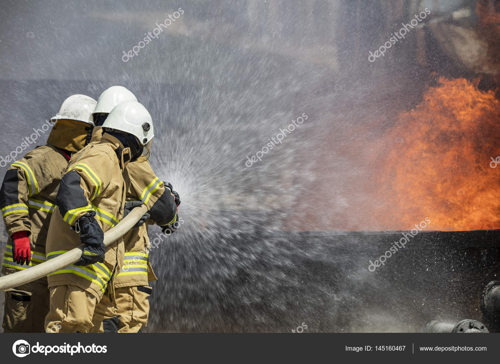 Firefighters Extinguishing House Fire Stock Photo by ©kokal 145160467