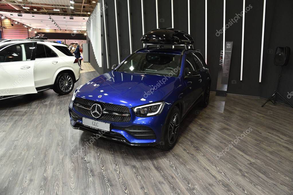 Sofía, Bulgaria - 11 de octubre de 2019: Mercedes-Benz GLC en Sofia Motor Show 2023