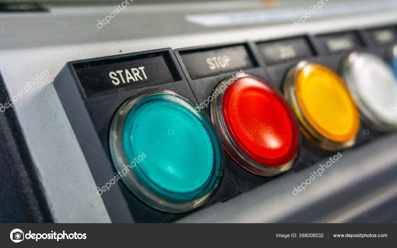 Vista Cerca Del Botón Inicio Panel Control Industrial Una Máquina ...