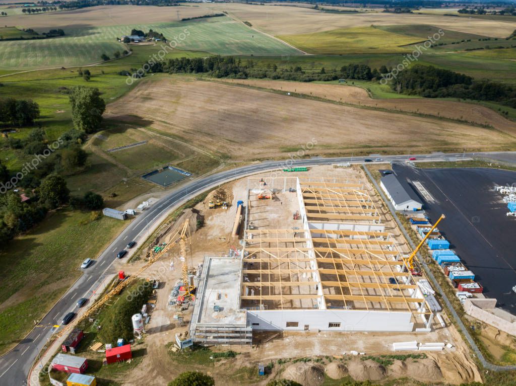 en un sitio de construcci n cerchas de madera se construyen en el colu de hormig n 2024