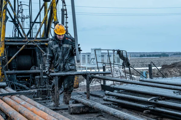 Tugger Images, Royalty-free Stock Tugger Photos & Pictures | Depositphotos