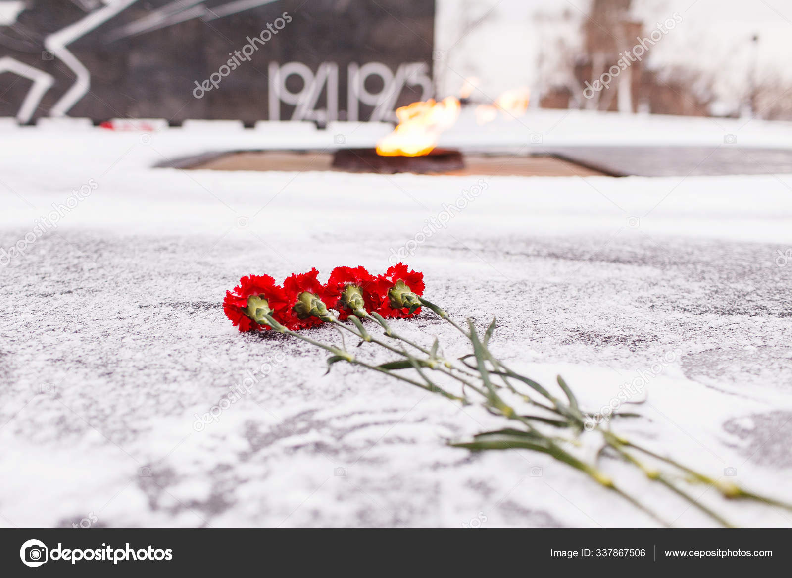 Marble Slab Covered Thin Layer White Fluffy Snow Four Red — Stock Photo ...