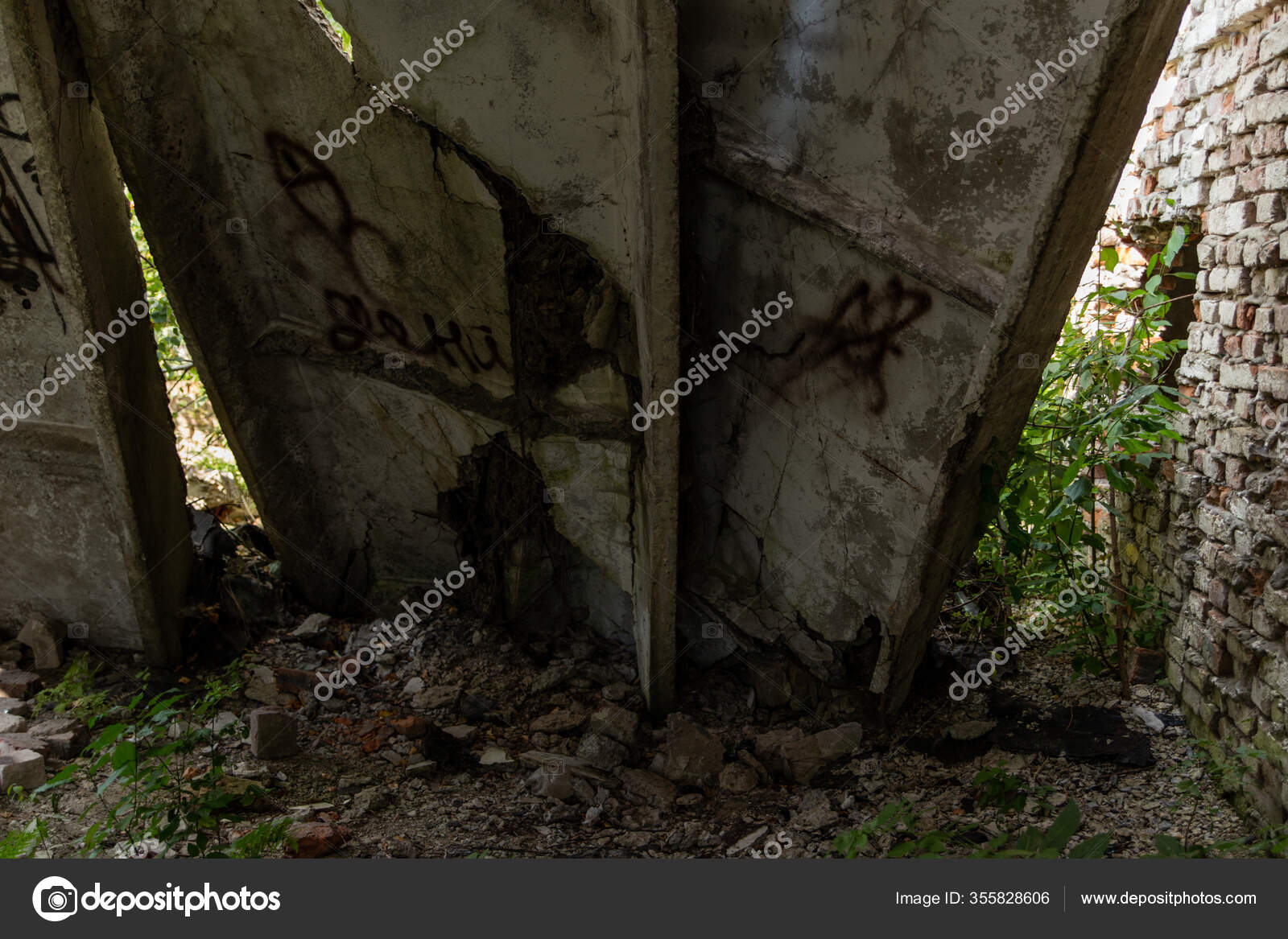 Concrete Collapsed Slabs Collapsed Building — Stock Photo © matenchuk ...
