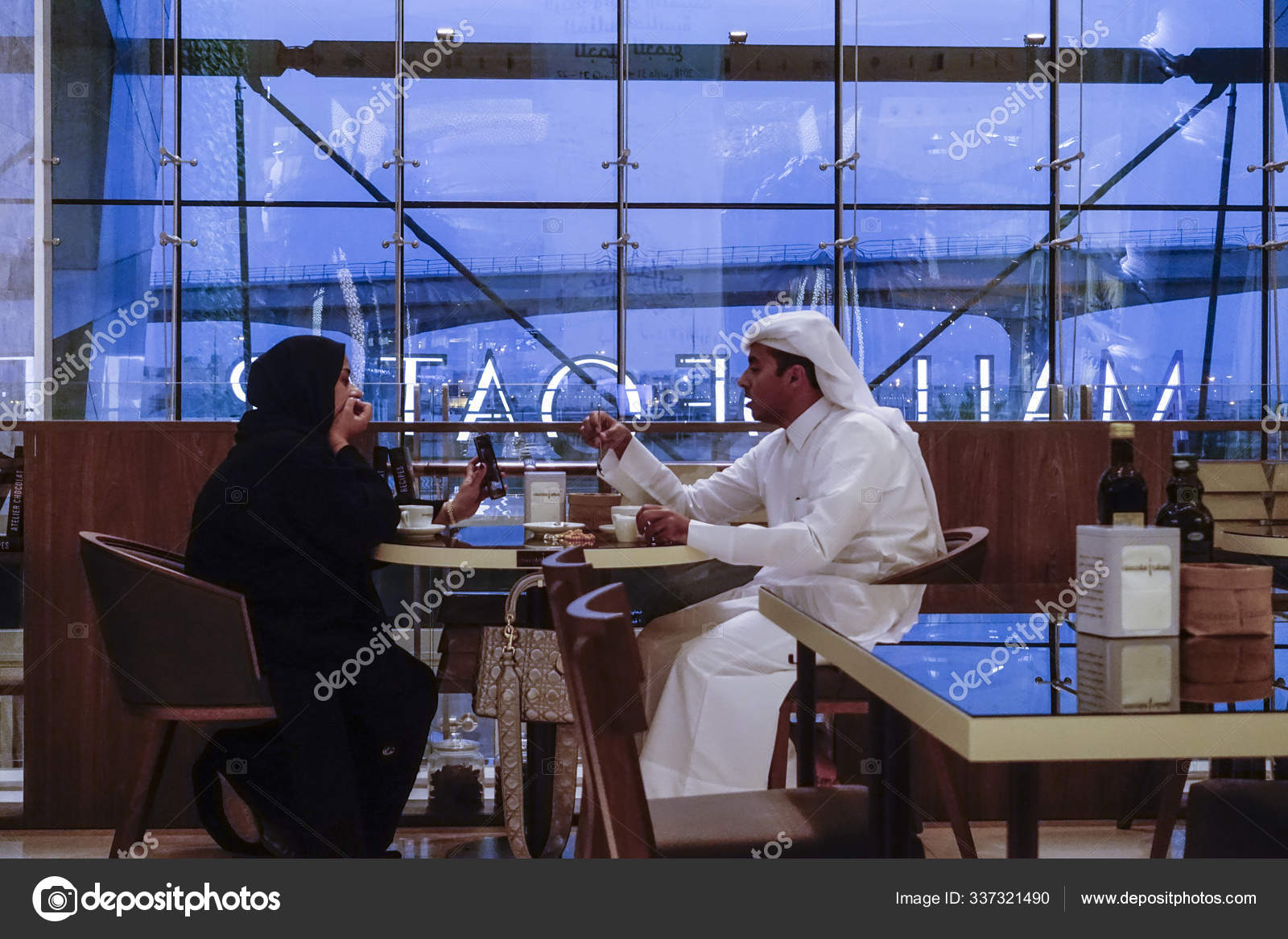 Doha Qatar Interiors Mall Qatar Coffee Shop – Stock Editorial Photo ...