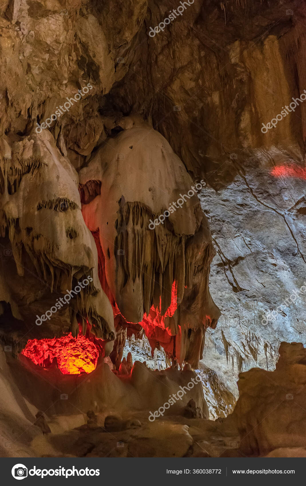 Ground Beautiful View Stalactites Stalagmites Underground Cavern New ...
