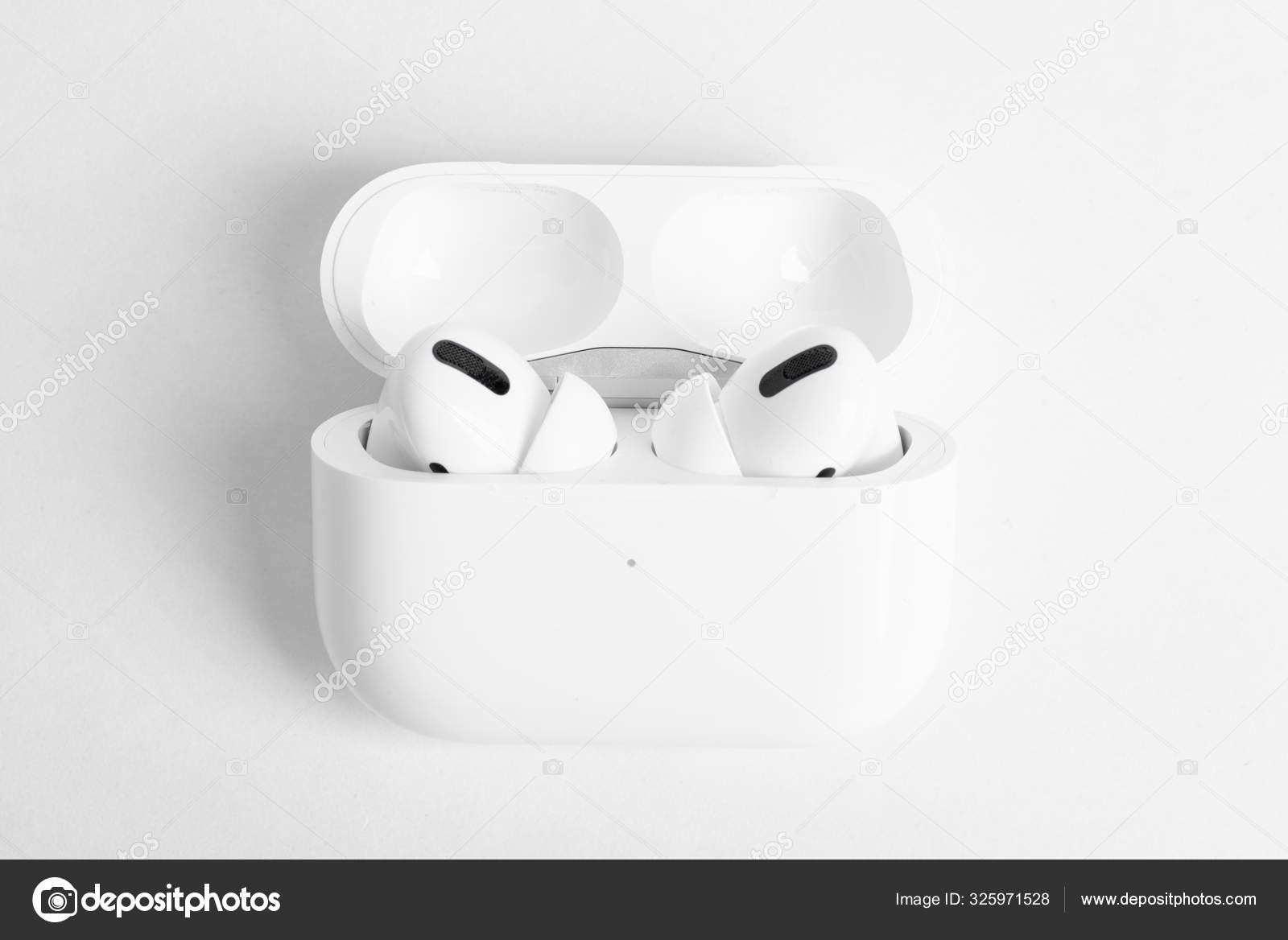 Apple AirPods Pro Buds Inside The Open Charging Case – Stock Editorial ...