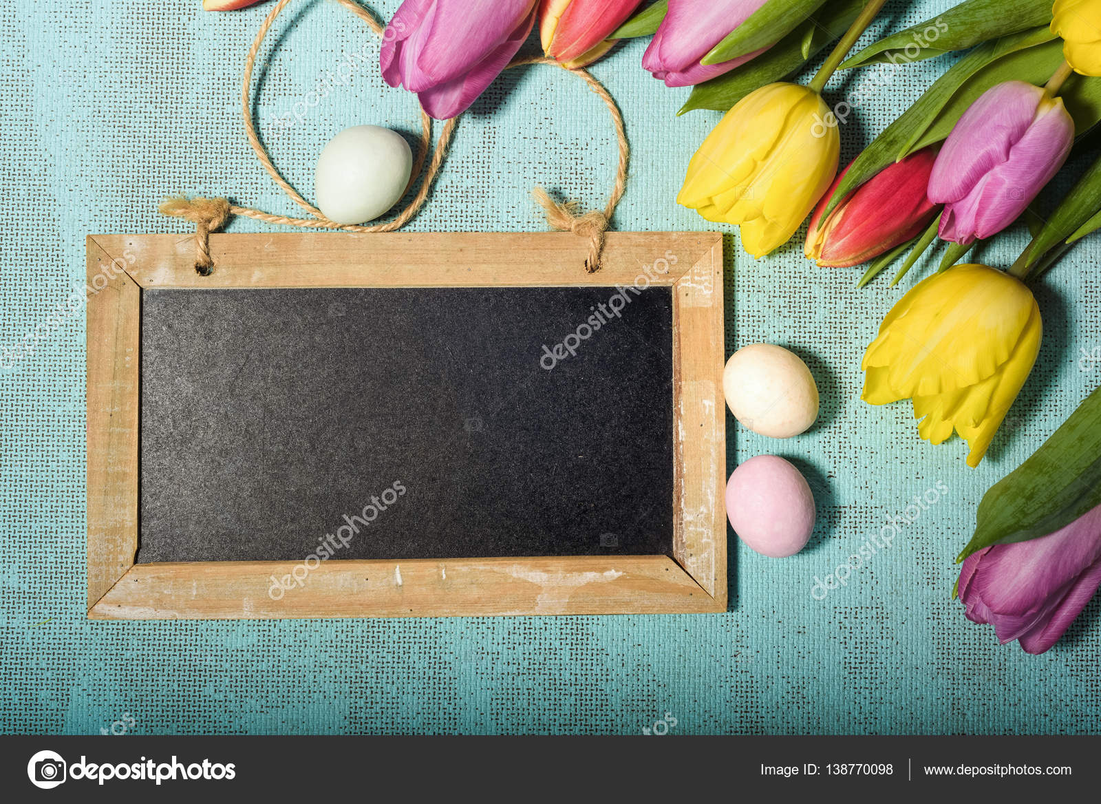 Easter and spring background with tulips and eggs. — Stock Photo ...