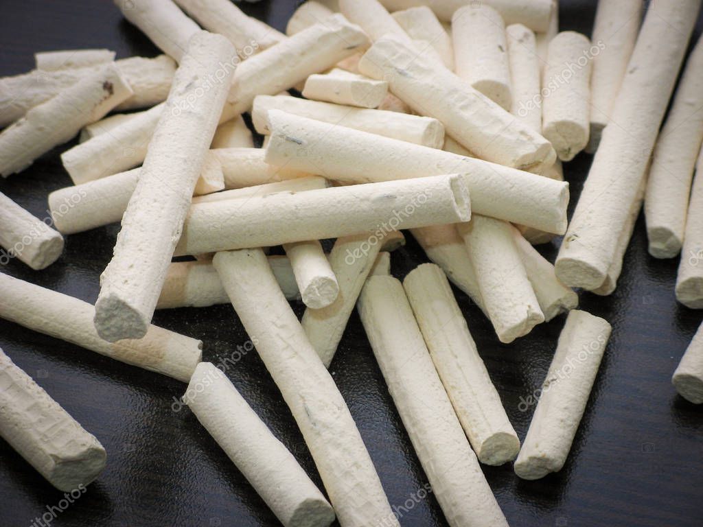 Kashk seco curado con suero kurut.Traditional productos lácteos iraníes ...