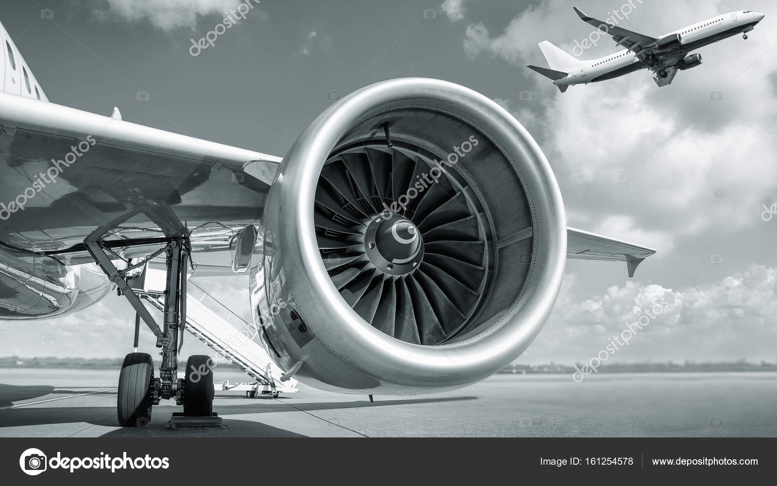 Big jet engine — Stock Photo © Frank-Peters #161254578