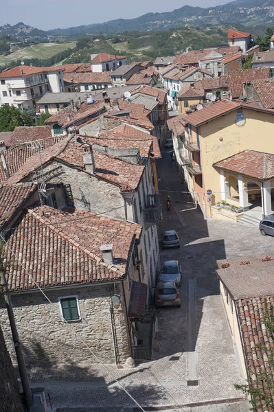 Mornese fotos de stock, imágenes de Mornese sin royalties | Depositphotos