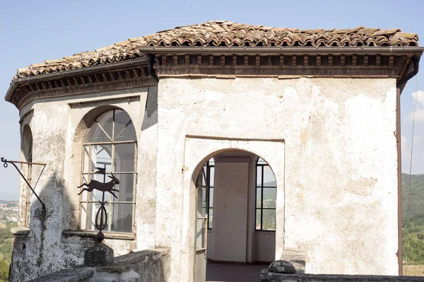 Mornese fotos de stock, imágenes de Mornese sin royalties | Depositphotos