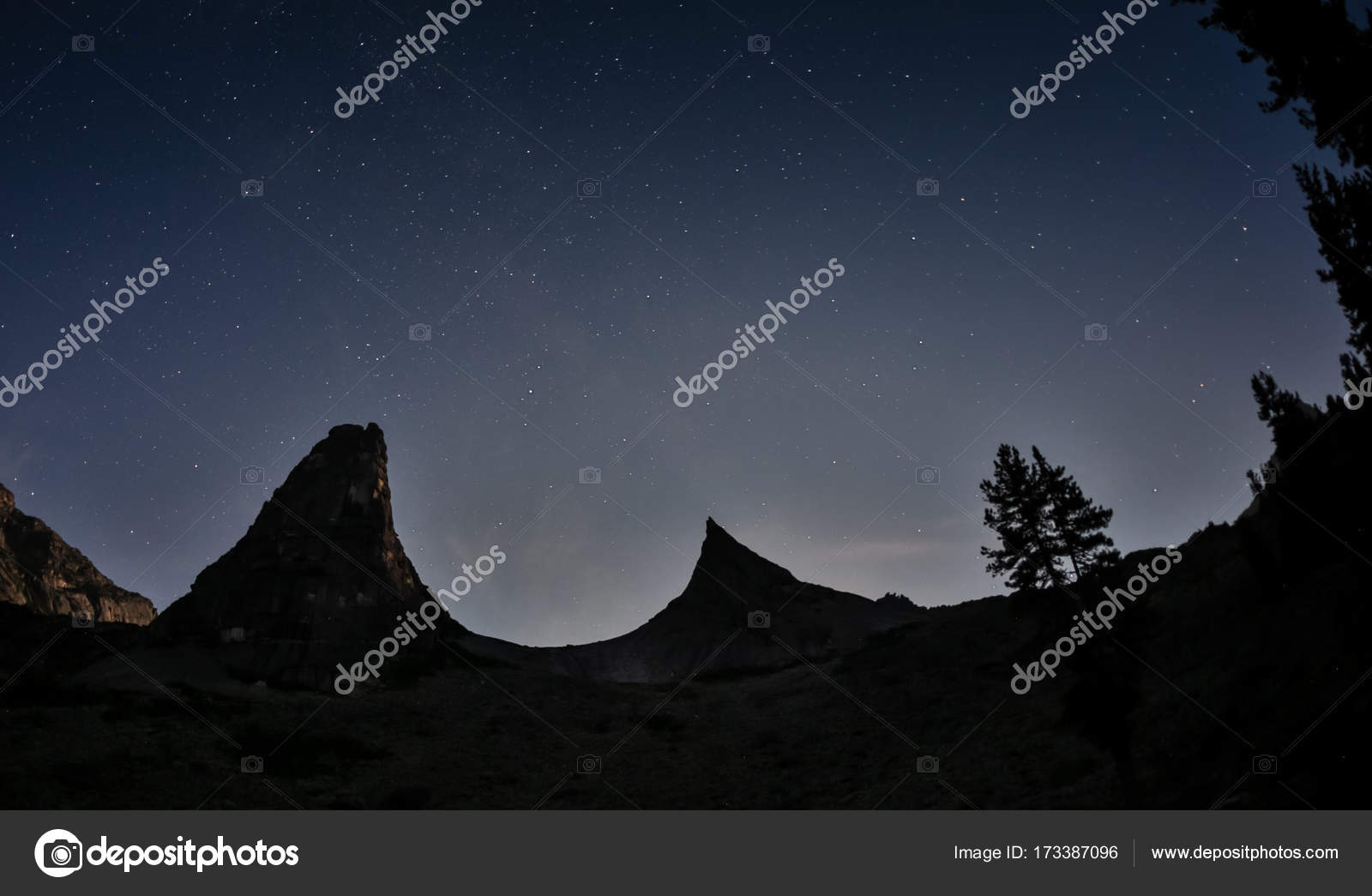Parabola mountain star in Ergaki national park Russia — Stock Photo ...
