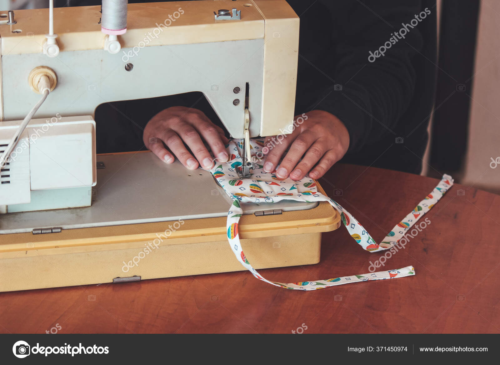 Woman Hands Using Sewing Machine Sew Colorful Face Medical Mask — Stock ...