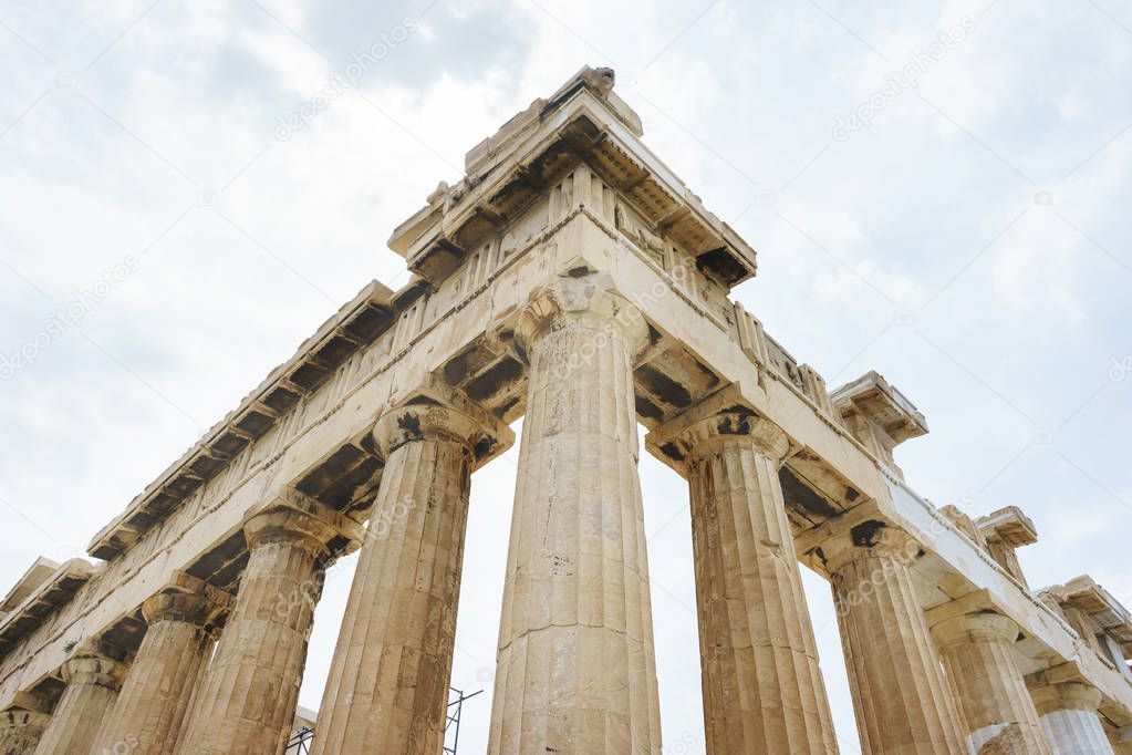 Historical monuments and temples in European capitals. Details of ...