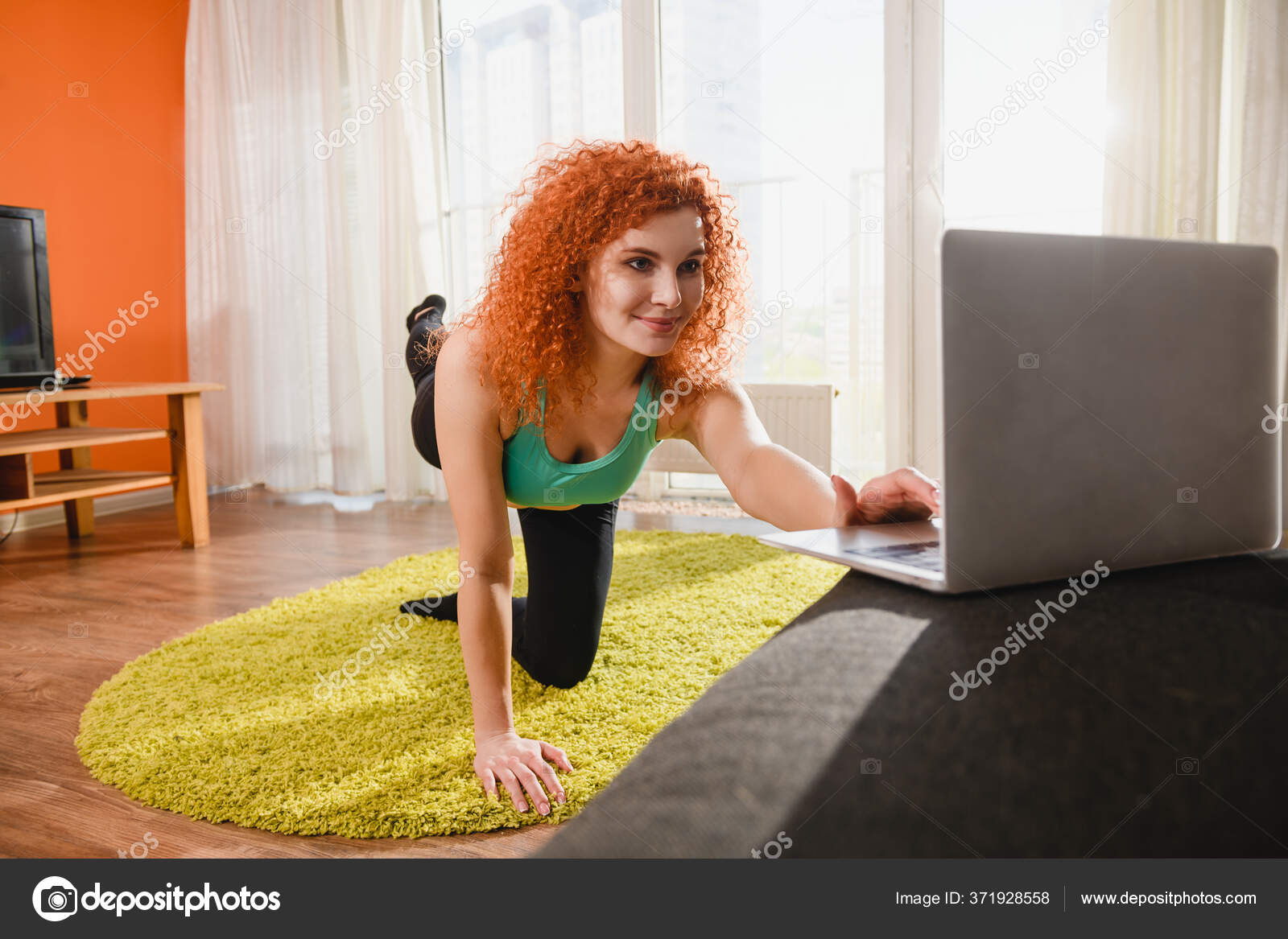 Home Sportive Exercises Gym Stretching Laptop Online Workshop Tutorials ...