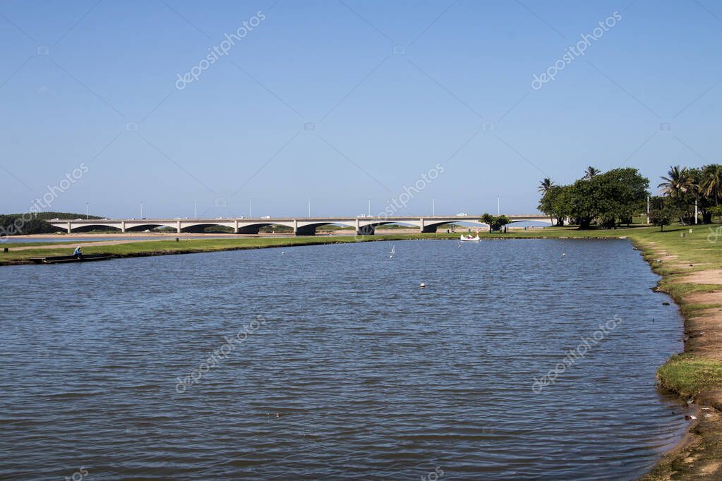 Puente sobre el río Umgeni en la laguna azul, Durban, Sudáfrica 2024