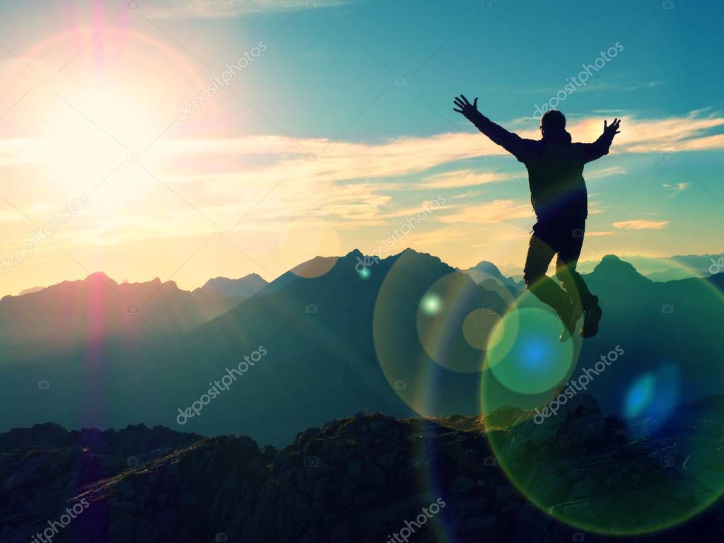 Efecto de destello de lente. Arco círculos de luz. Loco excursionista ...