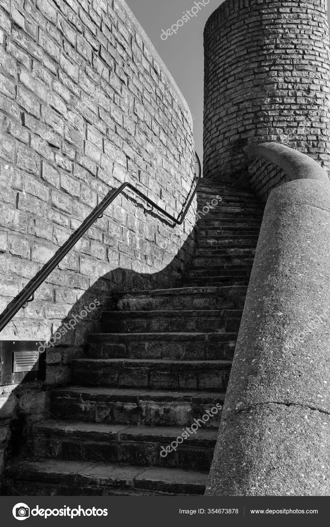 Sweeping steps and curved concrete wall in Lyme Regis — Stock Photo ...