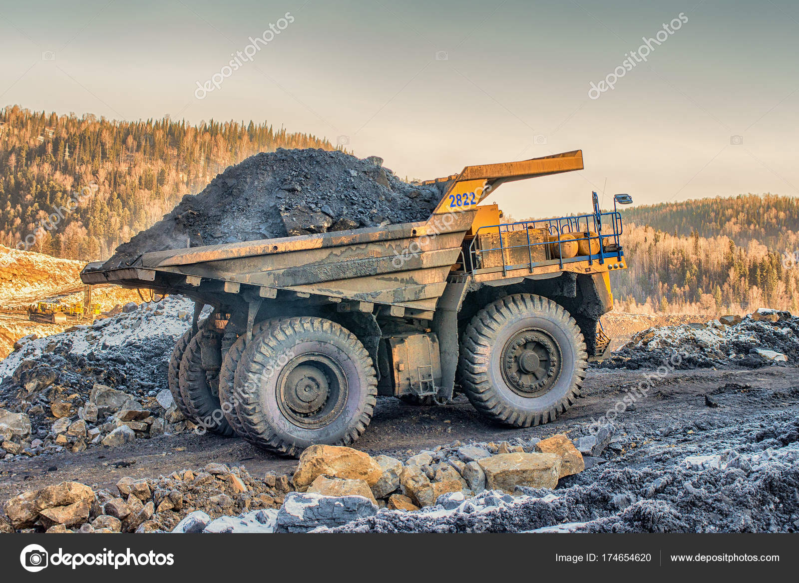 Coal Mining Dump Trucks