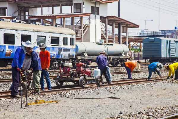 Railroad repair worker – Stock Editorial Photo © jee1999 #154509868