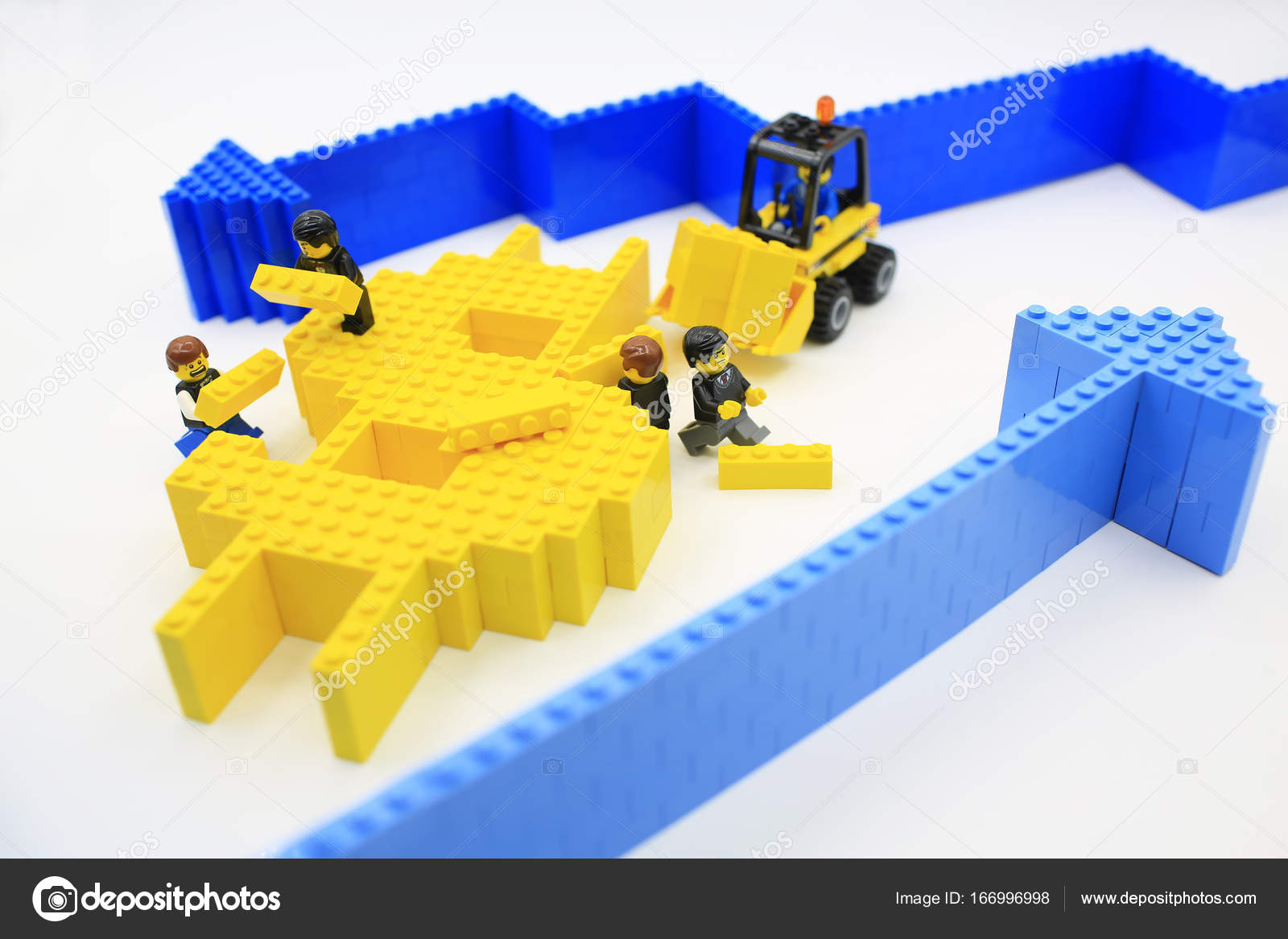 Lego money sign – Stock Editorial Photo © lewistse #166996998