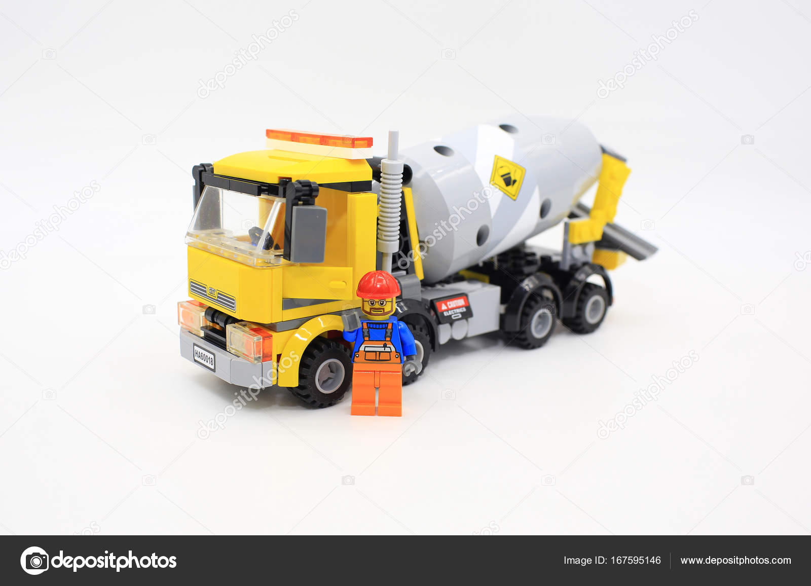 Lego worker and car – Stock Editorial Photo © lewistse #167595146
