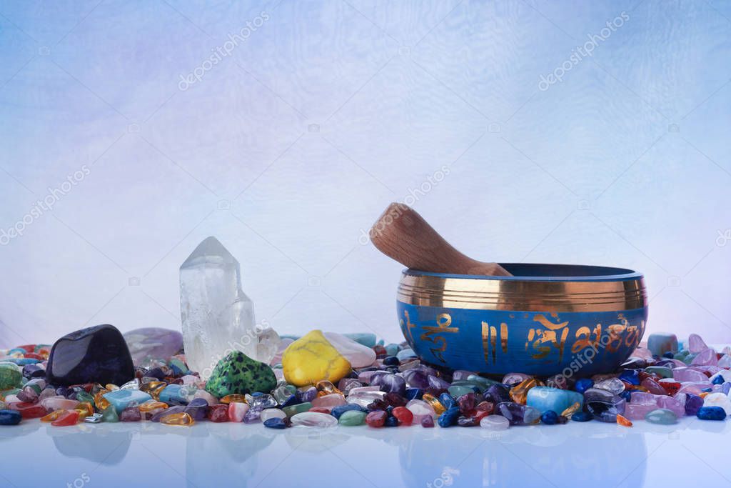 Epifanía, simbolizada por coronas retocadas fondo de madera, Día de los ...