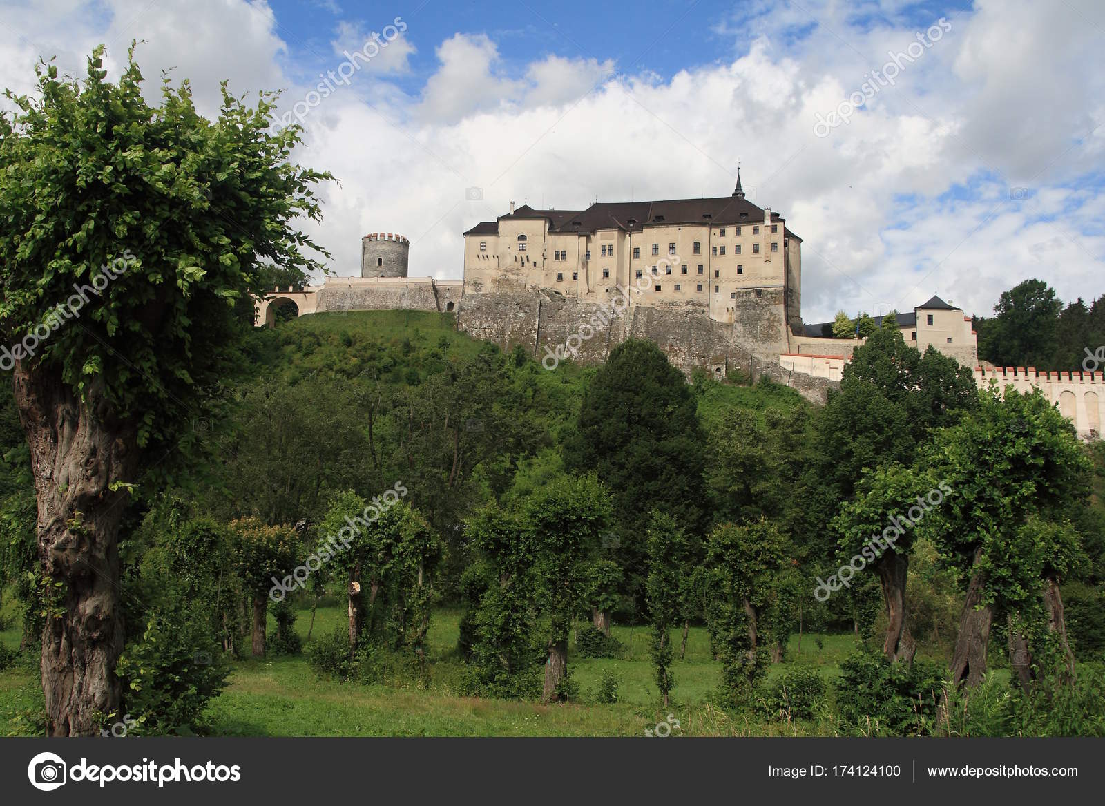 Cesky Sternberk Castillo Gótico Medieval Situado Lado Oeste Del Río ...