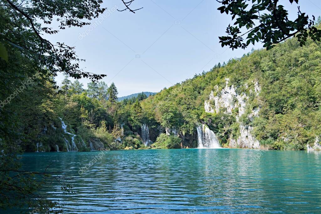 El Parque Nacional de los Lagos de Plitvice es uno de los parques ...