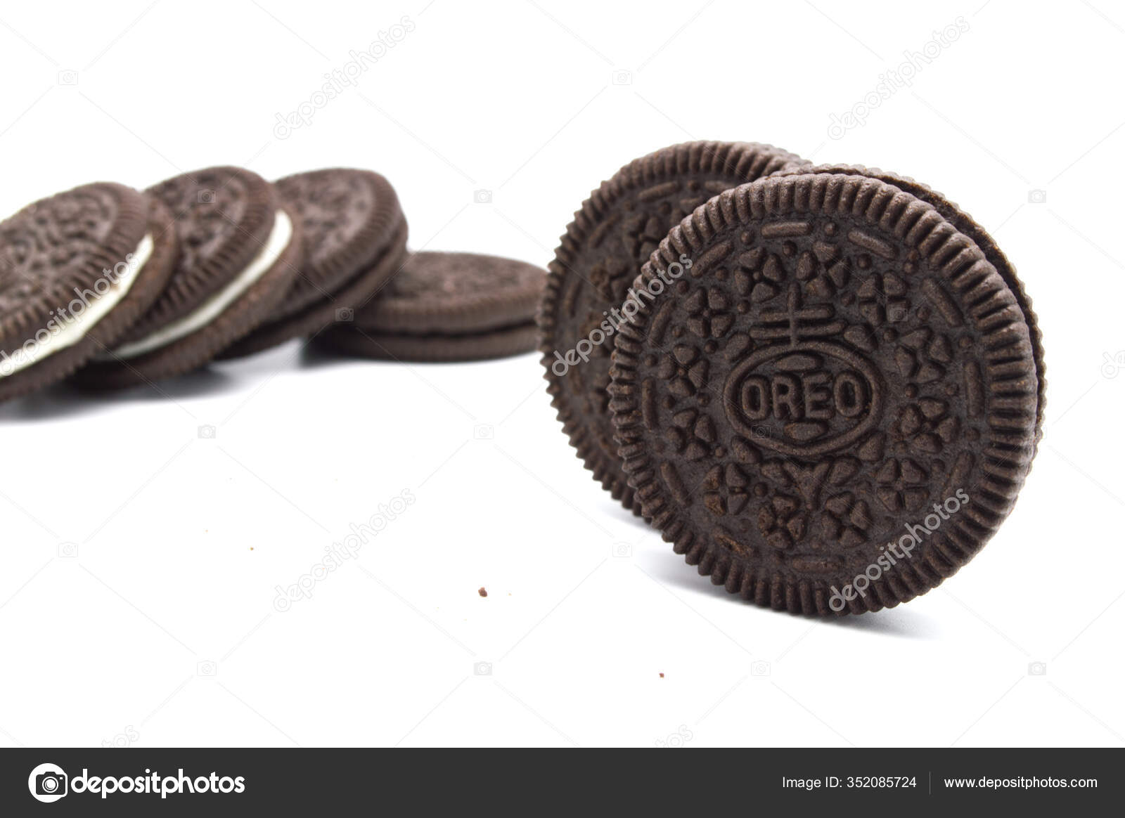 Oreo Biscuits Isolated White Background Sandwich Chocolate Cookies ...