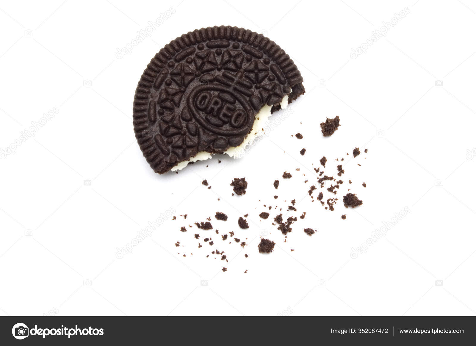 Oreo Biscuits Crumbs White Background Sandwich Chocolate Cookies Sweet ...