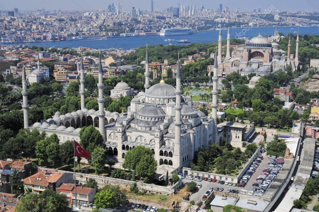 Vista aérea de la Mezquita Azul y Santa Sofía en Estambul 2023 Vista aérea de la Mezquita Azul y Santa Sofía en Estambul 2023