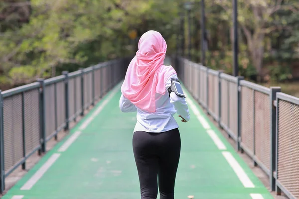 Muslim runner Stock Photos, Royalty Free Muslim runner Images ...