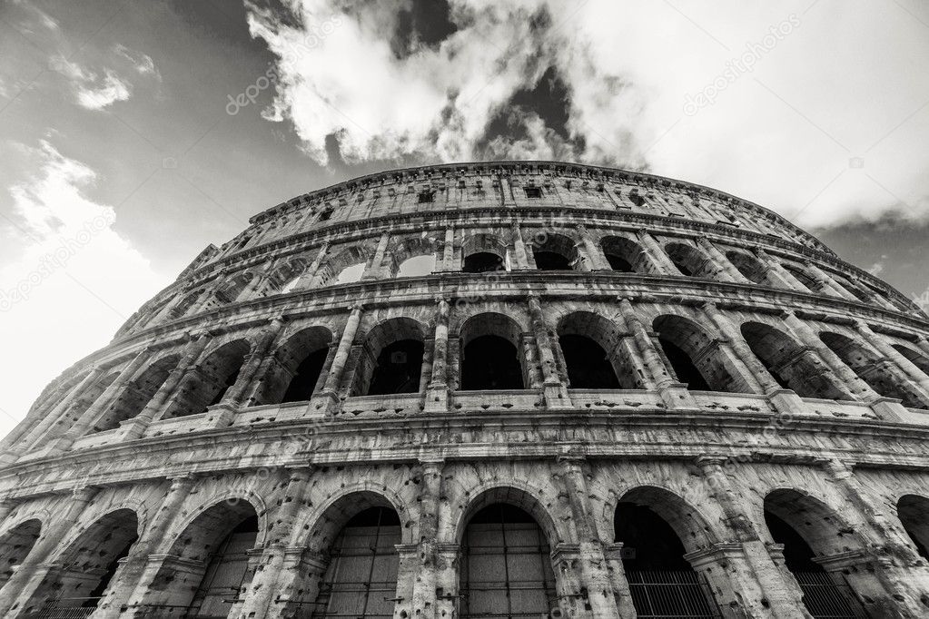 Coliseum. Construction of the biggest amphitheater in all the ancient ...