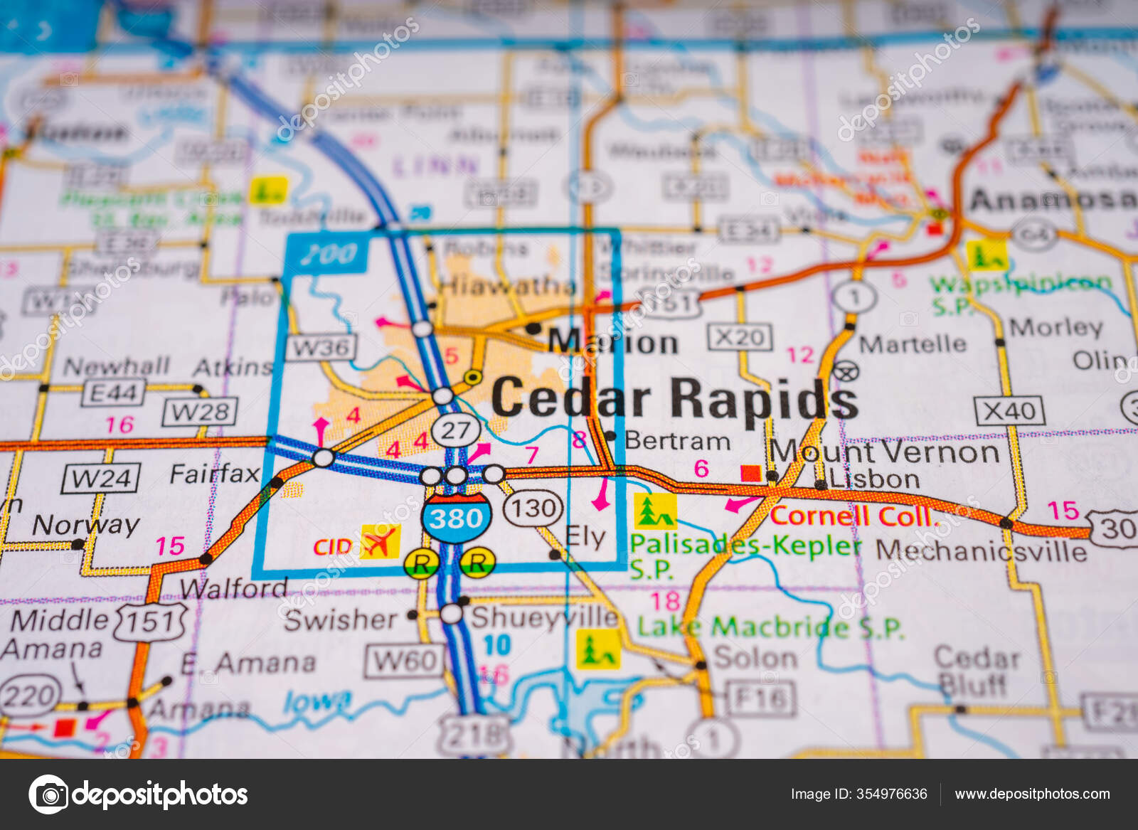 Cedar Rapids Usa Travel Map Background Stock Photo by ©aallm 354976636